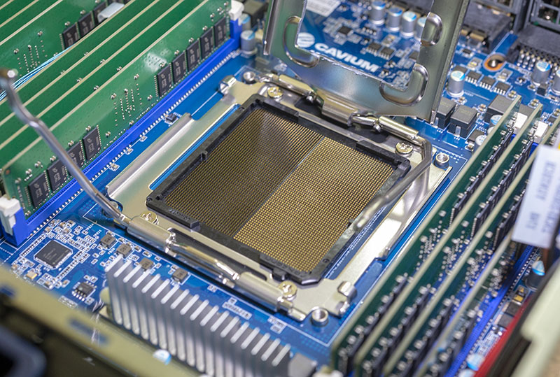 STH大作 Cavium ThunderX2 评测：最强ARM服务器CPU，对比AMD和intel - 电脑讨论 - Chiphell - 分享与交流用户体验